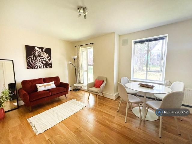 Turnbull House, London, N1 2 bed flat to rent £2,800 pcm £646 pw