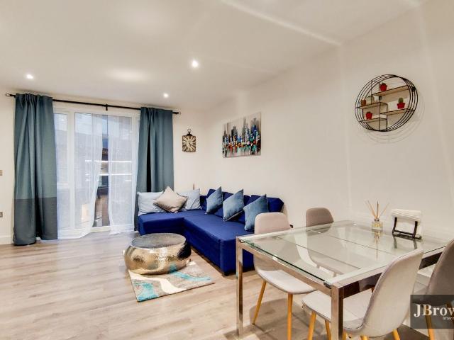 Turner Court, Bevenden Street, London N1, 2 bed flat to rent, £3,400 pcm | PrimeLocation
