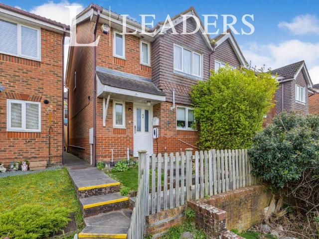 Turner Close, GU4 3 bed house to rent £2,095 pcm £483 pw