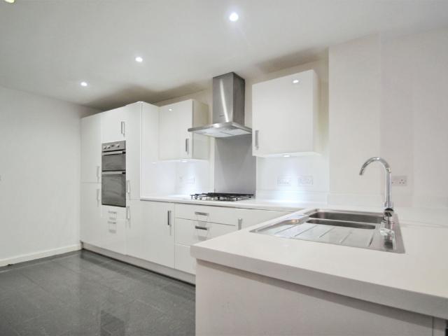 Turner Drive, Botley OX2, 4 bed town house to rent, £2,500 pcm | PrimeLocation