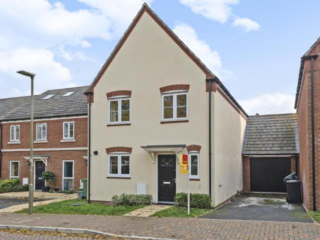 Turner Drive, Botley, OX2 4 bed detached house to rent £2,250 pcm £519 pw