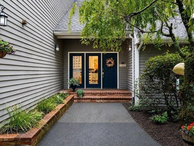 Turner Ln, Easton, Home For Sale