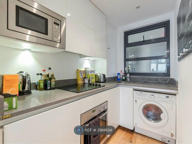 Turner Street, London E1, 2 bed flat to rent, £2,250 pcm | PrimeLocation