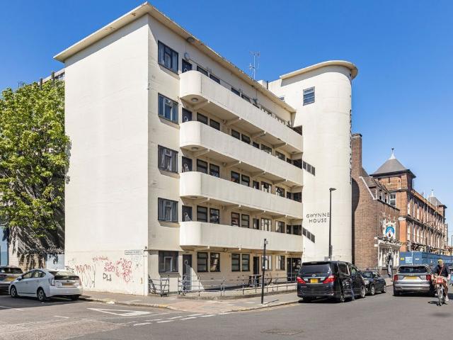 Turner Street, Whitechapel Station E1, 2 bed flat to rent, £2,500 pcm | PrimeLocation