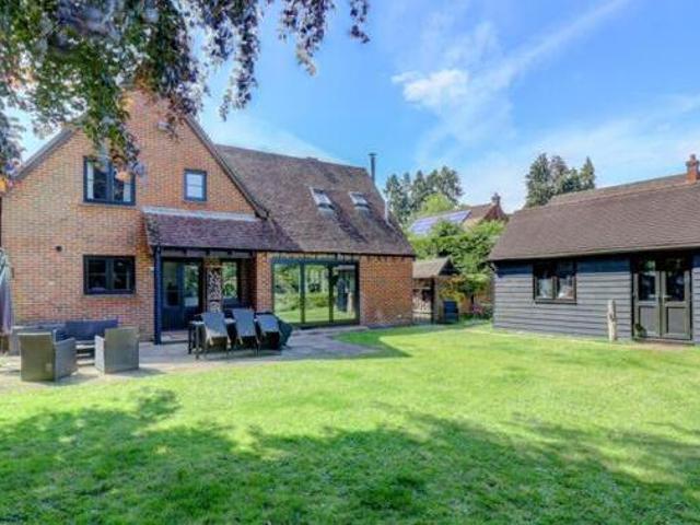 Turners Drive, High Wycombe, 5 Bedroom Detached