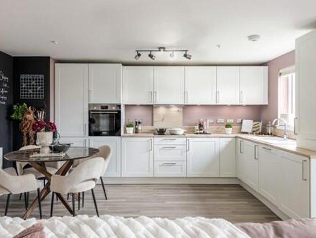 Turnhouse Road, Edinburgh, 3 Bedroom Apartment