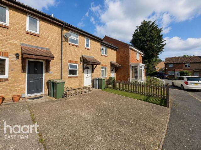 Turnstone Close, London 2 bed terraced house to rent £2,100 pcm £485 pw
