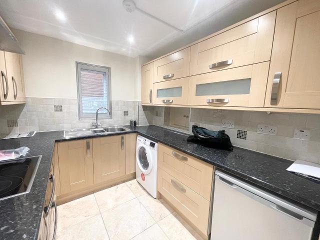 Turnstone Wharf, Nottingham, NG7 2 bed apartment to rent £1,000 pcm £231 pw
