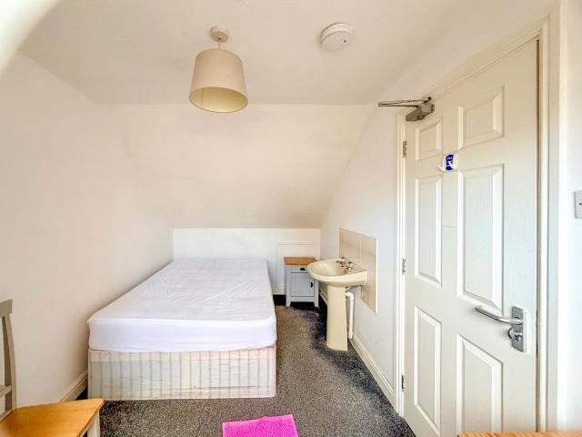 Turnpike Close, St Johns, Worcester WR2, Room to rent, £550 pcm | PrimeLocation