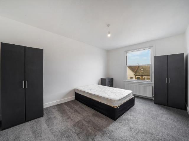 Turnpike Lane, Harringay 3 bed flat to rent £2,150 pcm £496 pw