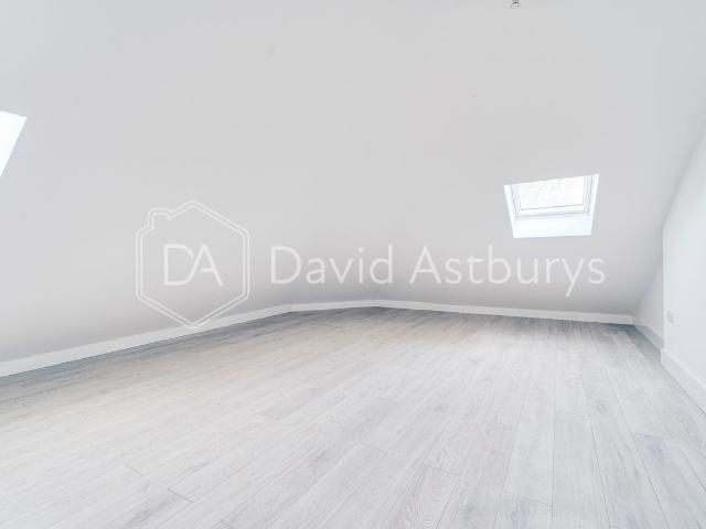 Turnpike Lane, Hornsey, London N8, 3 bed flat to rent, £2,500 pcm | PrimeLocation