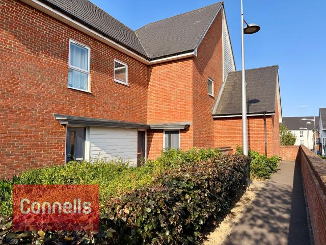 Turnpike Lane, Horsham RH12, 2 bed flat to rent, £1,650 pcm | PrimeLocation