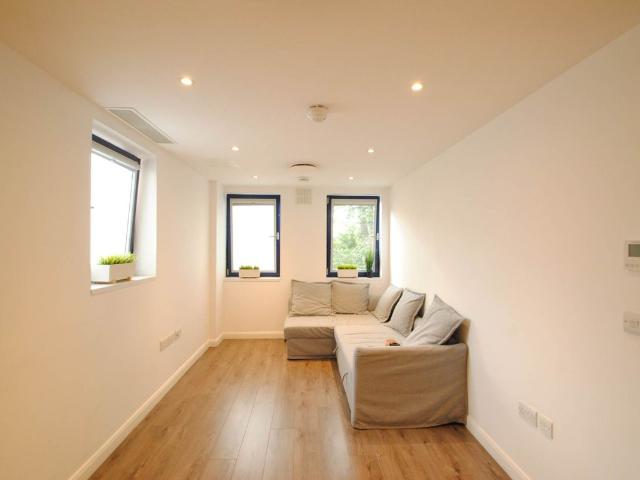 Turnpike Lane, London N8, 1 bed flat to rent, £1,625 pcm | PrimeLocation
