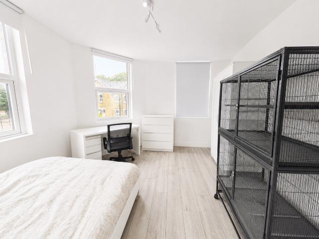 Turnpike Lane, London N8, 3 bed flat to rent, £2,400 pcm | PrimeLocation