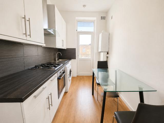Turnpike Lane, London N8, 3 bed flat to rent, £2,450 pcm | PrimeLocation