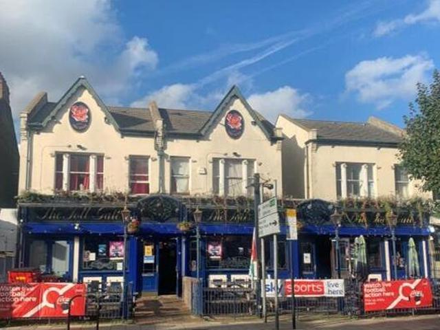 Turnpike Lane, London, Pub For Sale