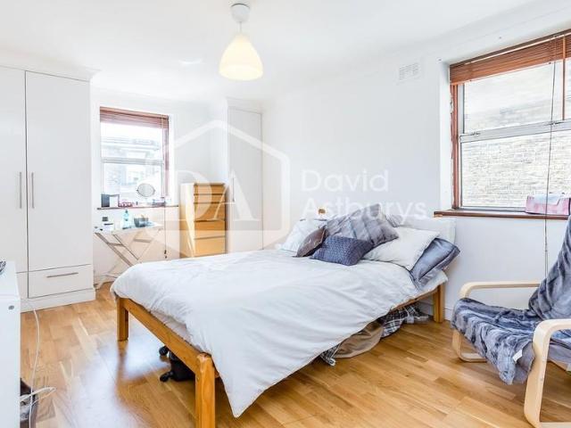 Turnpike Lane, Turnpike Lane, London 2 bed apartment to rent £2,550 pcm £588 pw