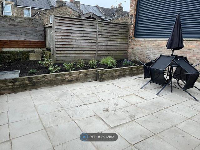 Turnpike Lane, Turnpike Lane N8, 2 bed flat to rent, £2,000 pcm | PrimeLocation