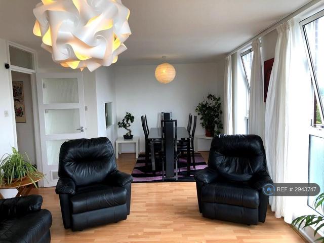 Turnpike Link, Croydon, CR0 3 bed flat to rent £1,950 pcm £450 pw