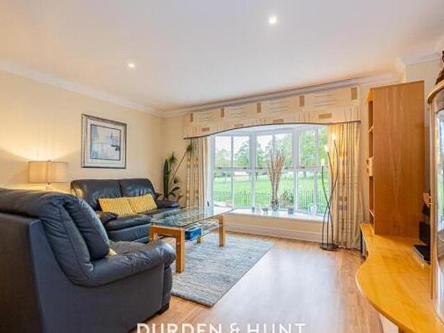Turpins Lane, Woodford Green, 3 Bedroom Town