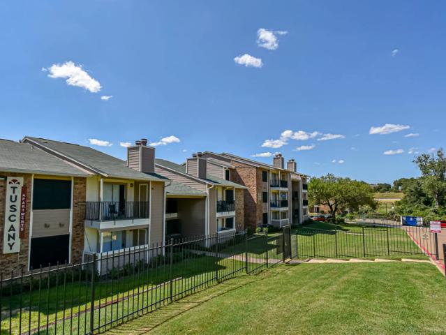 Tuscany Apartments 2 Bedroom Apartment for Rent at 1401 Morrison Dr, Fort Worth, TX 76112