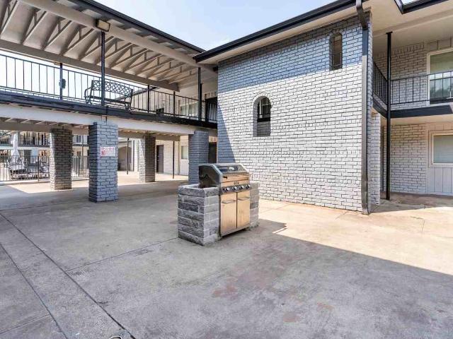 Tuscany Square 2 Bedroom Apartment for Rent at 1500 W Lovers Ln, Arlington, TX 76013 South Davis