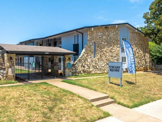 Tuscany Square Apartments 1 Bedroom Apartment for Rent at 1500 W Lovers Ln, Arlington, TX 76013 South Davis