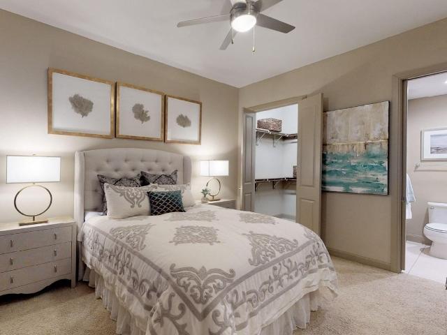 Tuscany Walk Apartments 2 Bedroom Apartment for Rent at 2001 S Voss Rd, Houston, TX 77057 Great Uptown