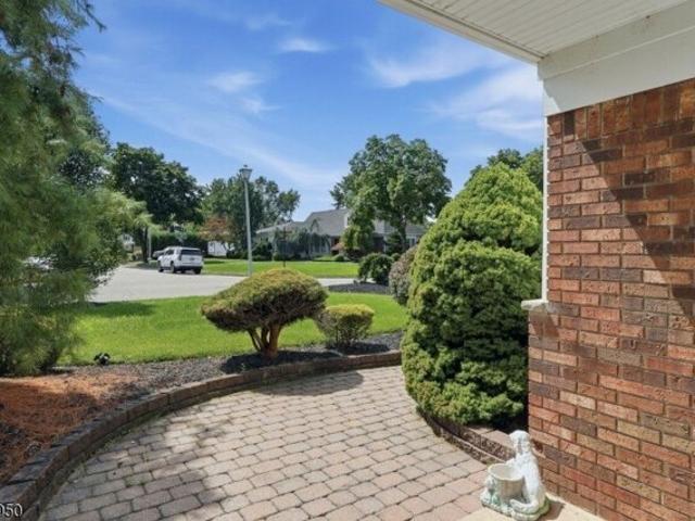 Tuscan Pl, East Hanover, Home For Sale