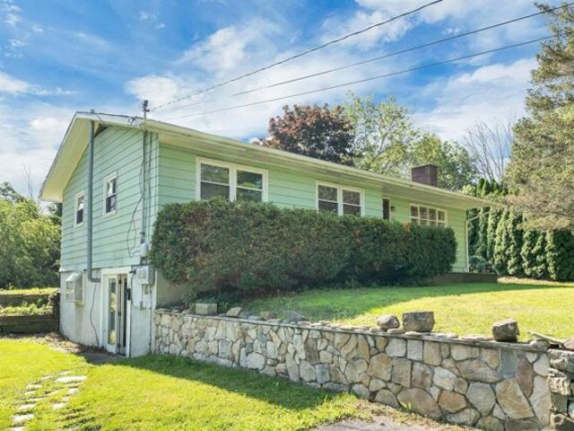 Tuttle Ln, Greenland, Home For Sale