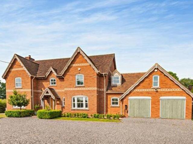 Tutts Clump, Reading, 5 Bedroom Detached