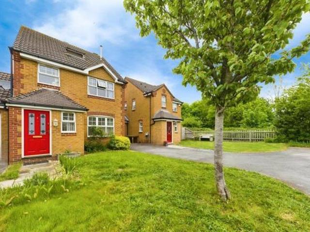 Tutor Close, Hamble, 4 Bedroom Link