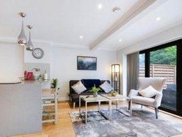 TW8 Concord Hse 01 1 bed apartment to rent £3,000 pcm £692 pw