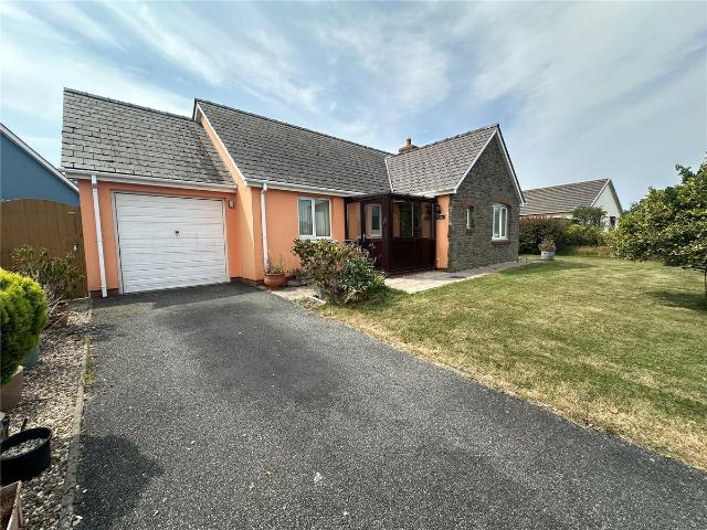 Ty Tansi, Hawthorn Lane, Jameston, Tenby SA70, 2 bed bungalow to rent, £1,100 pcm | PrimeLocation