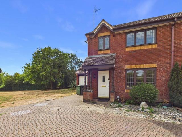 Tymecrosse Gardens, Market Harborough 3 bed semi detached house to rent £1,325 pcm £306 pw