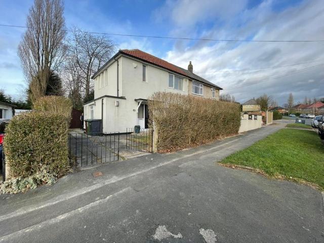 Tynwald Drive, Leeds, LS17 2 bed semi detached house to rent £1,195 pcm £276 pw