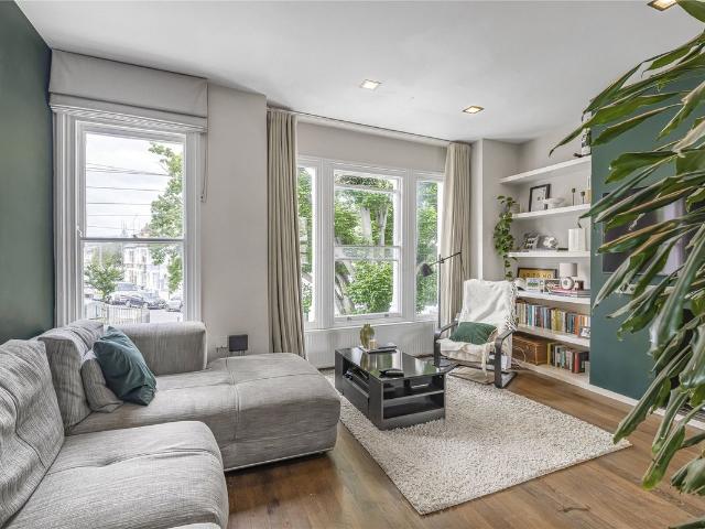 Tynemouth Street, Fulham SW6, 2 bed flat to rent, £3,500 pcm | PrimeLocation