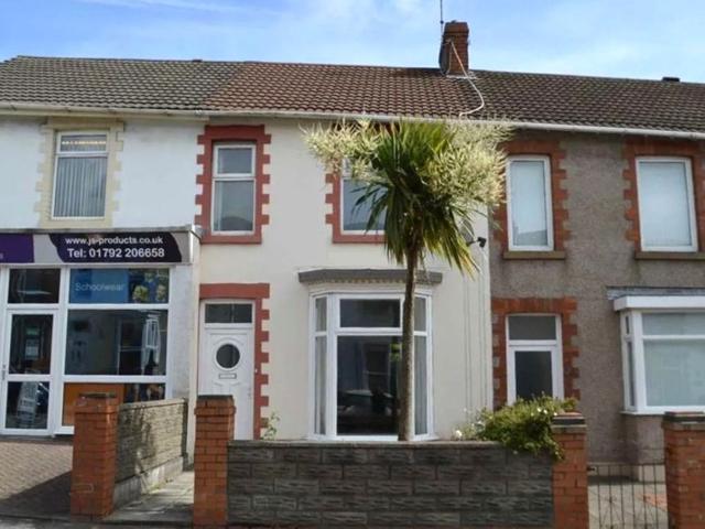 Tycoch Road, Sketty SA2, 2 bed terraced house to rent, £1,100 pcm | PrimeLocation
