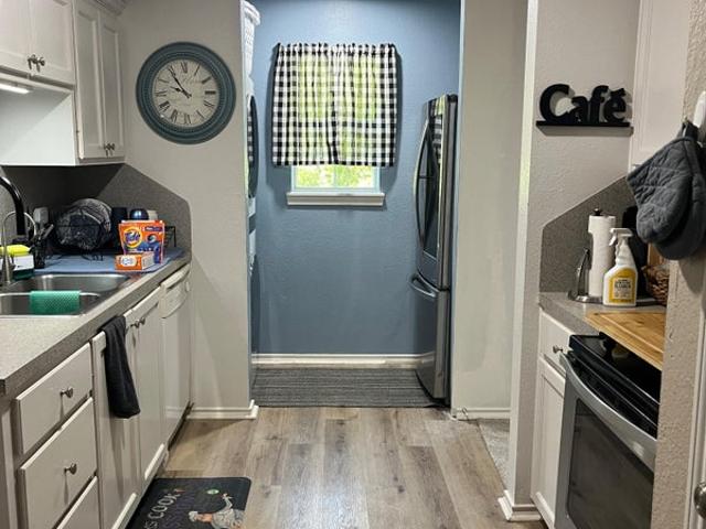 Tyler House with Dining area. Cozy & newlyrenovate