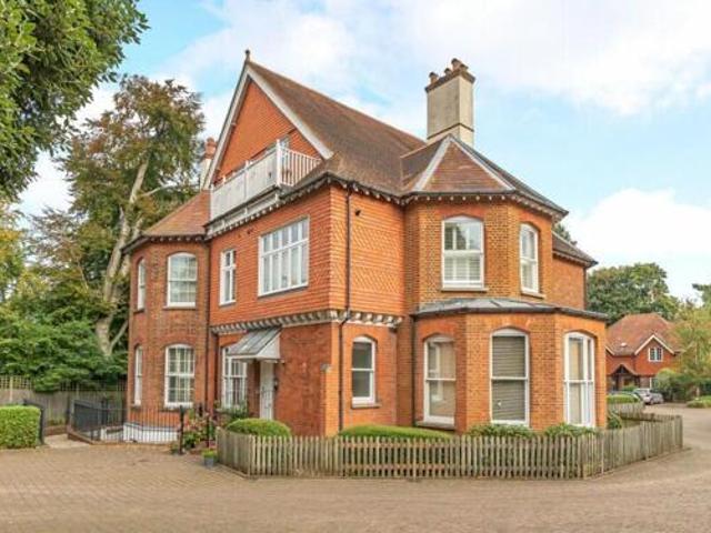 Tyrells Place, Guildford, 2 Bedroom Flat