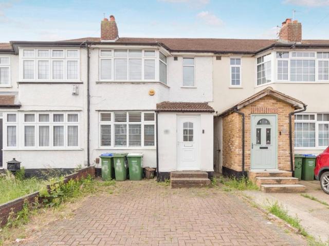 Tyrrell Avenue Welling DA16 3 bed terraced house to rent £2,150 pcm £496 pw