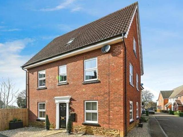 Tyrrell Crescent, South Wootton, 4 Bedroom Town