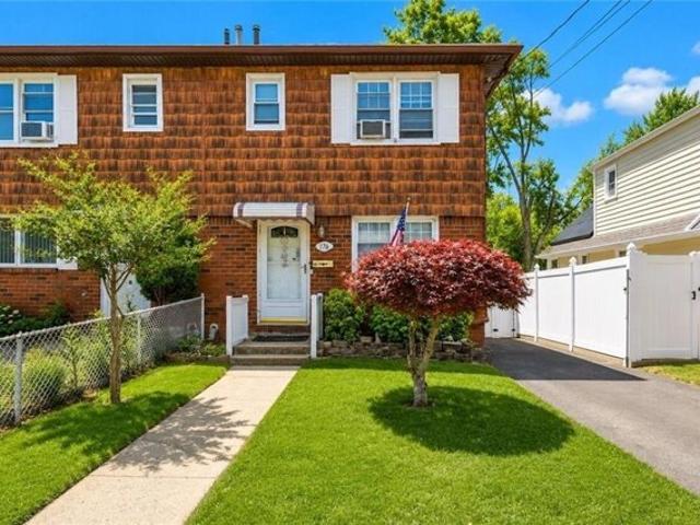 Tysens Ln, Staten Island, Home For Sale