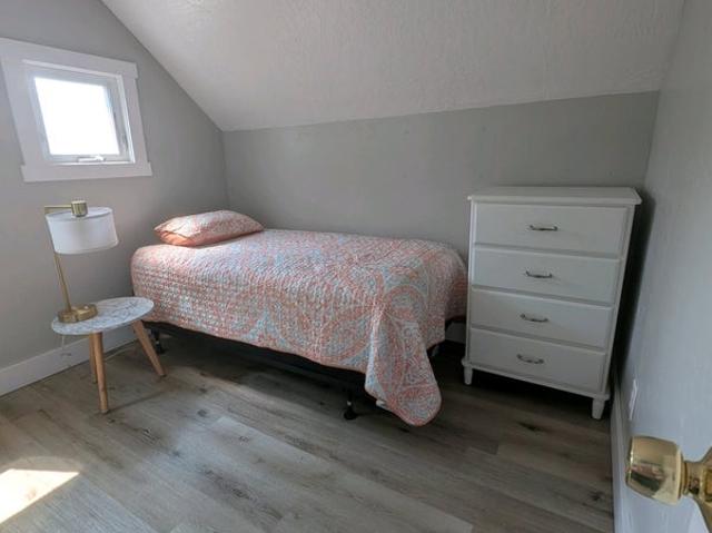 U District Rooms for Rent