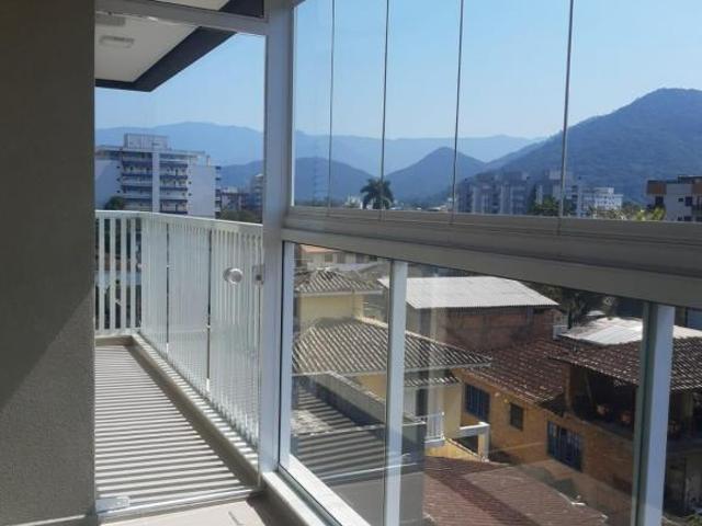 Ubatuba, Centro Belíssimo apartamento de 3 dormitórios, sendo 2 suítes, em condomínio completo e ac