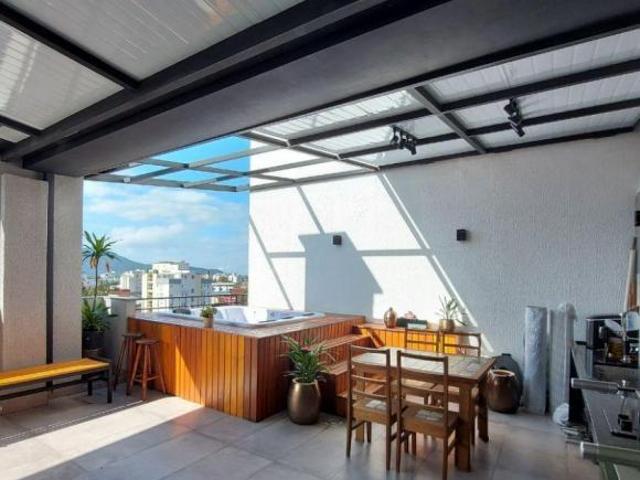 Ubatuba, Centro Belíssima cobertura de 115m², com 2 dormitórios, sendo 1 suíte
