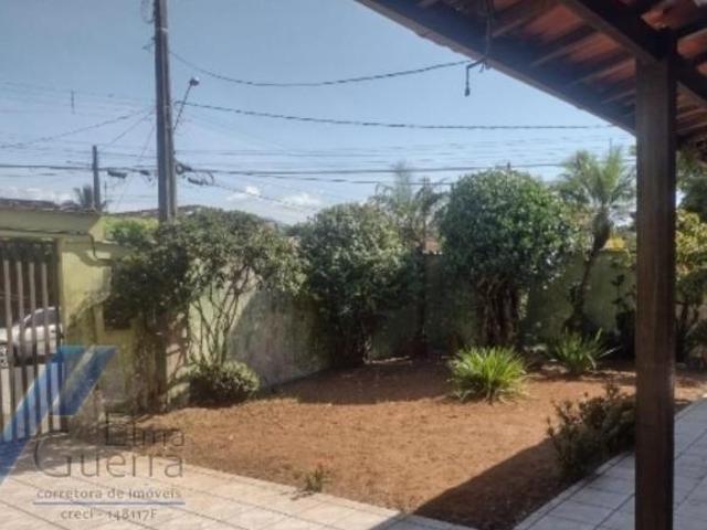 Ubatuba, Estufa I Casa de esquina com 2 dormitórios, sendo 01 suíte