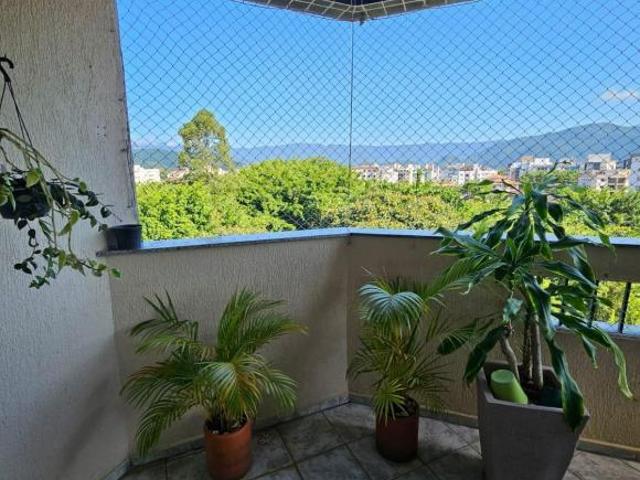 Ubatuba, Itaguá Cobertura duplex, com 3 dormitórios, sendo 1 suíte em condomínio com piscina!