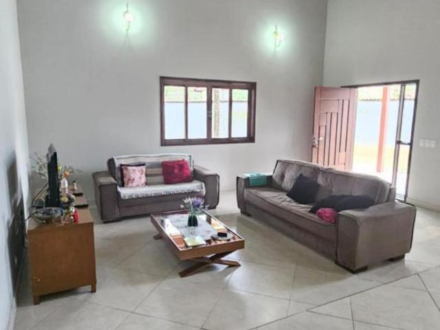 Ubatuba, Jardim Carolina Belíssimo sobrado com 03 dormitorios, sendo 2 suites! Ótima localização