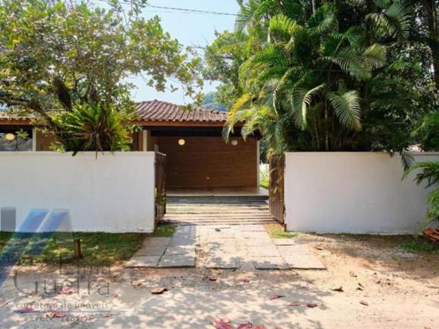 Ubatuba Prumirim Casa 03 dormitórios sendo 03 suítes com área de lazer à 100 metros do mar
